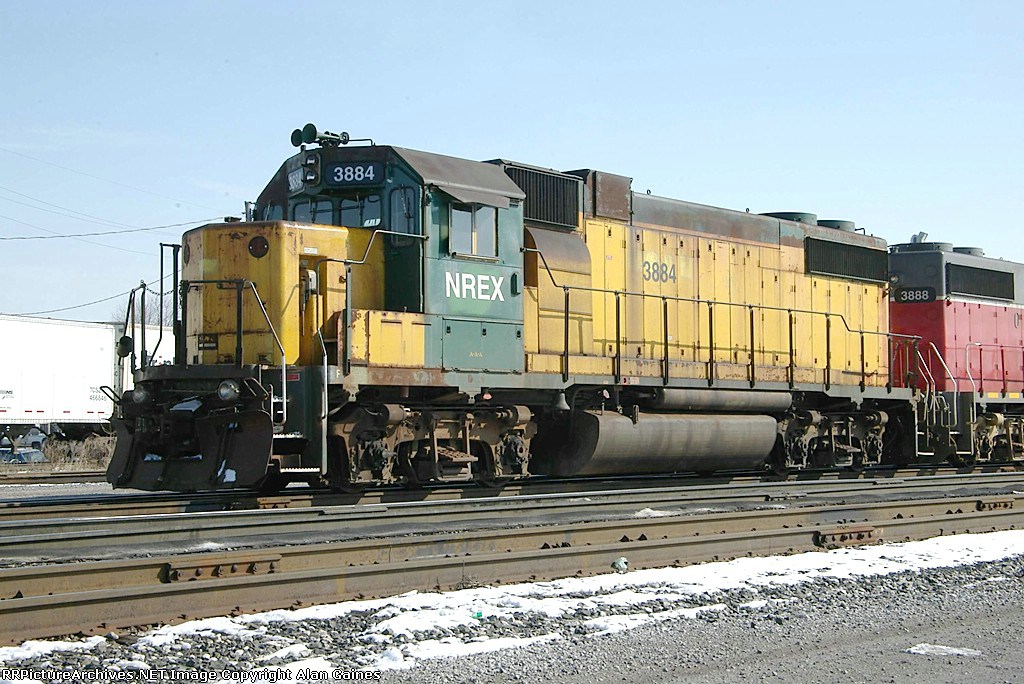 NREX GP38-2 3884